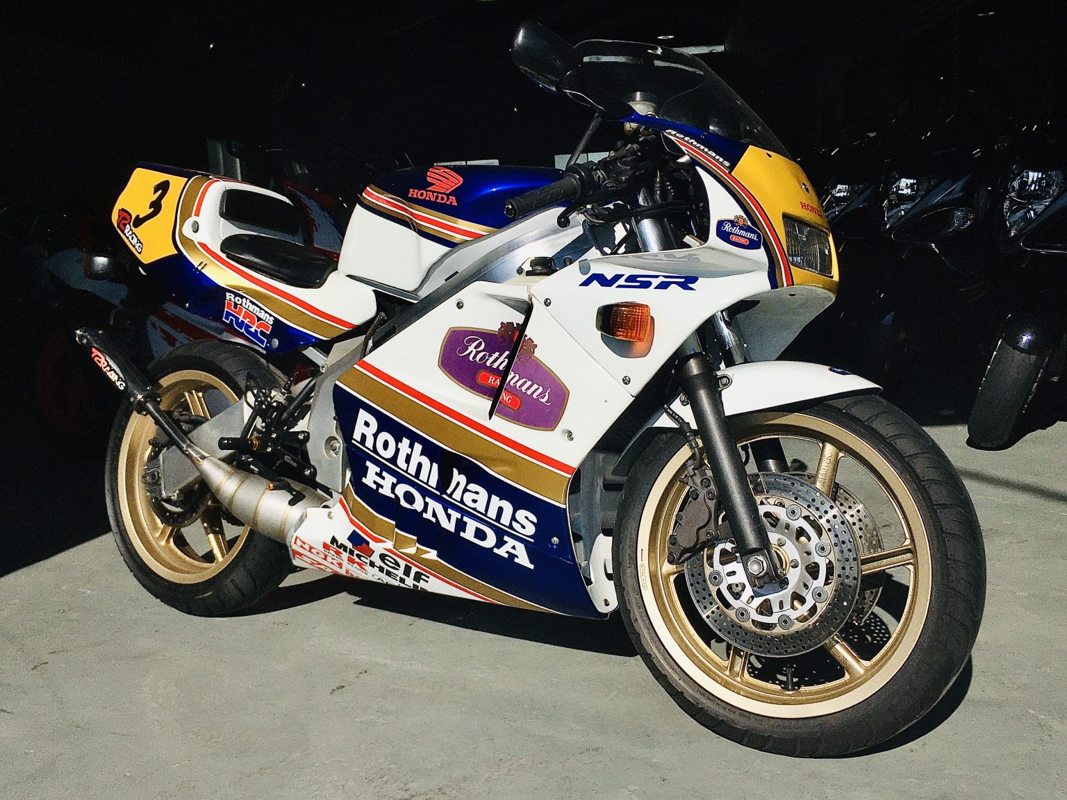 オートバイ専門店バイクフリークス