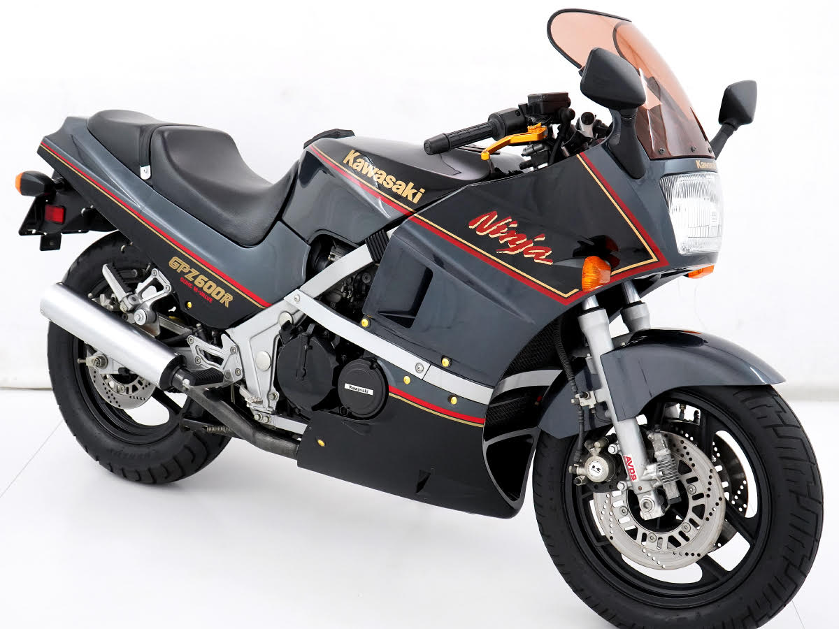 KAWASAKI GPZ600R