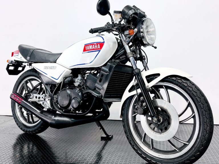 YAMAHA RZ250
