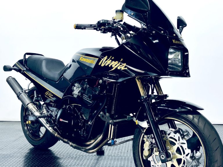 KAWASAKI GPZ900R NINJA(A8)